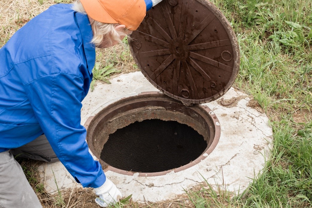 How to Address Common Septic Tank Problems - Premier Plumbing & Leak ...